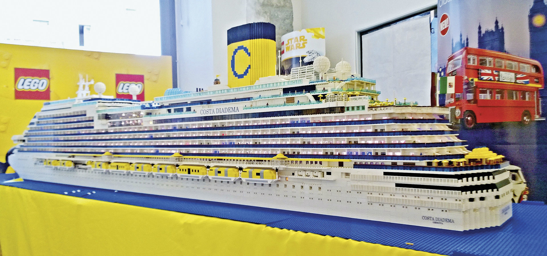 Eine Costa Diadema ganz aus Lego! | CostaClub