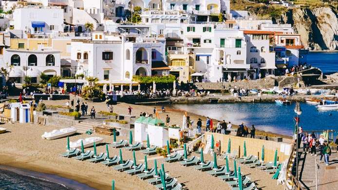 Die 15 schönsten Strände in Neapel und Umgebung | Costa Kreuzfahrten