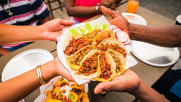 Von Conkies bis Locrie: Die Karibik bittet zu Tisch